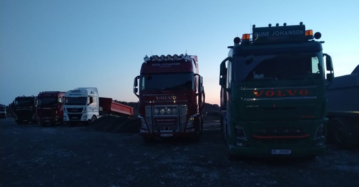 Transport av gods med containerflak | Rune Johansen Transport AS